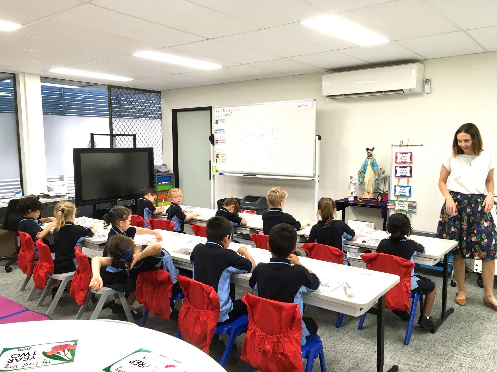 SERVIAMUS ILLI IN SANCTITATE